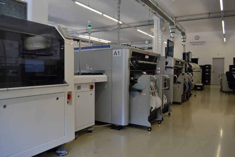 SMD-Bestückung, SMD-Bestückungsautomat, SMD-Fertigung | Placetec AG ...