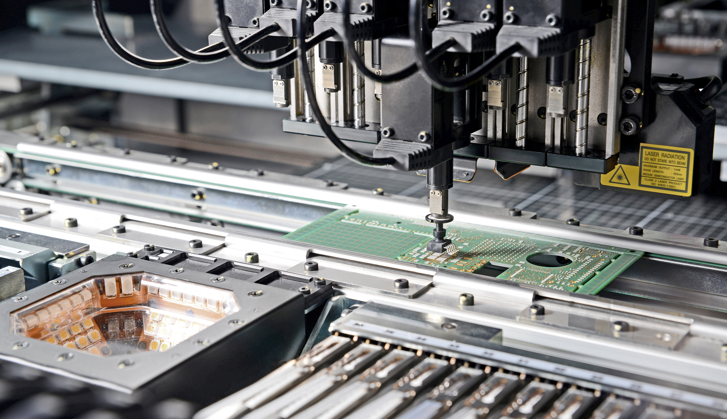 SMD-Bestückung, SMD-Bestückungsautomat, SMD-Fertigung | Placetec AG ...